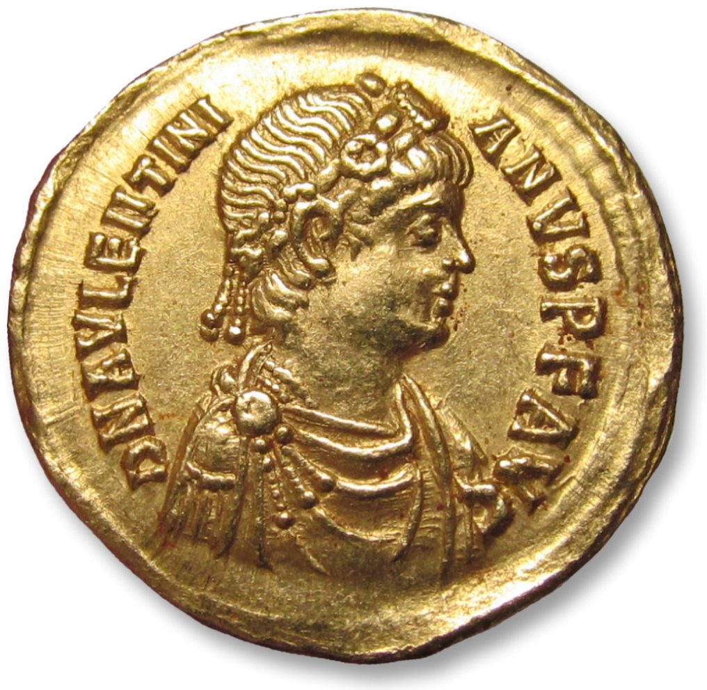 Roman Empire. Valentinian II (AD 375-392). Solidus Constantinople mint ...