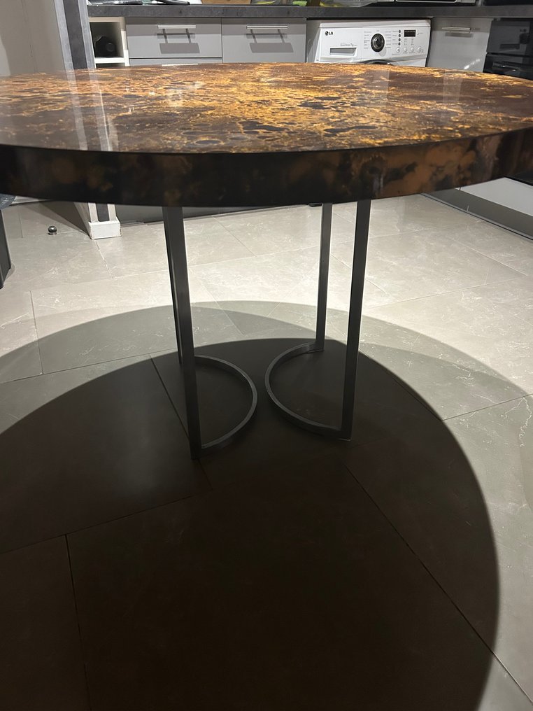 Dining table - Steel - "Solar flare" table - Catawiki