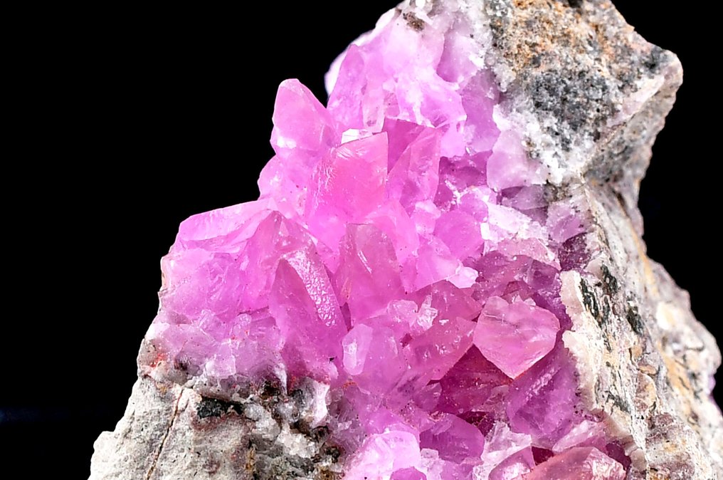 High quality deep purple pink Cobaltoan Calcite from Morocco - Altezza ...