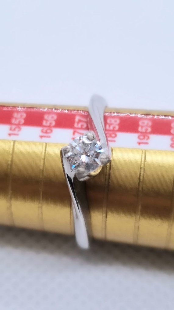 Ring - 18 kt. White gold - 0.30ct. tw. Diamond (Natural) - auction online Catawiki