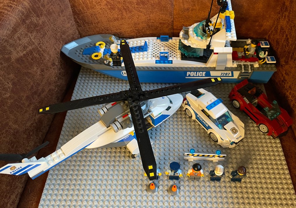 LEGO - City - 7287: Police Boat + 60138: High-speed Chase + 60239 ...