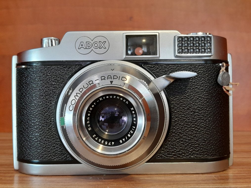 Schleussner Adox 300 + Xenon + 2x Filmkassette mit Schleussner-Siegel | Søkerkamera - Catawiki