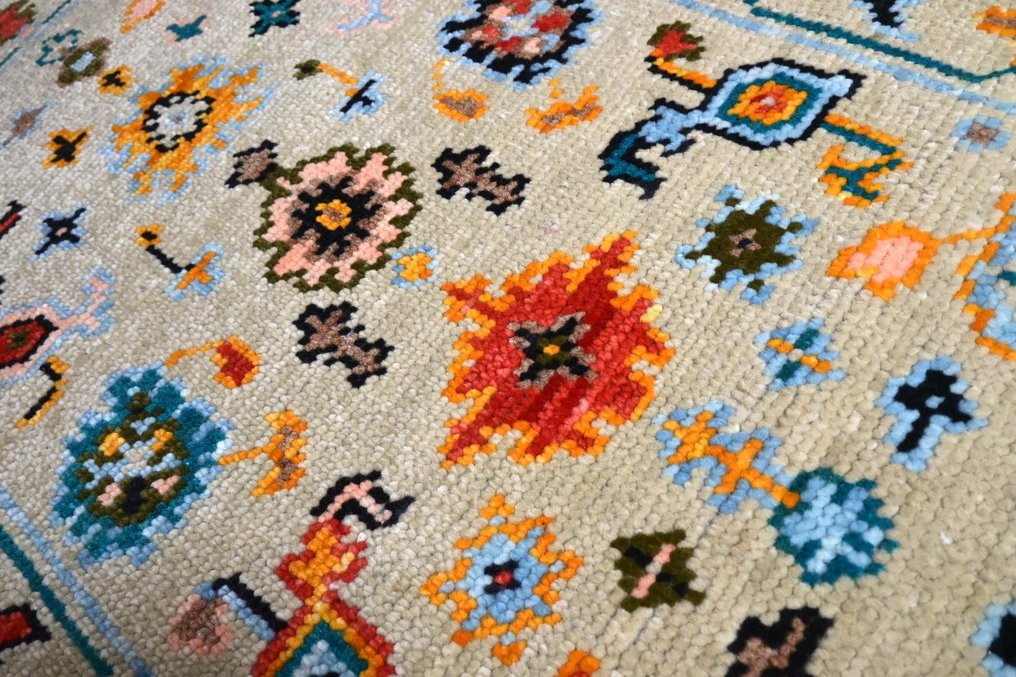 Colorful Azeri - Rug - 95 cm - 66 cm - handmade & unused - auction ...