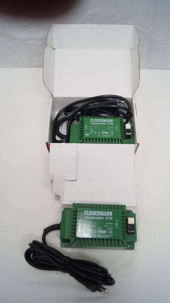 Fleischmann H0 - 6706 - Unidad de control para modelismo ferroviario (2) - Transformadores AC ...