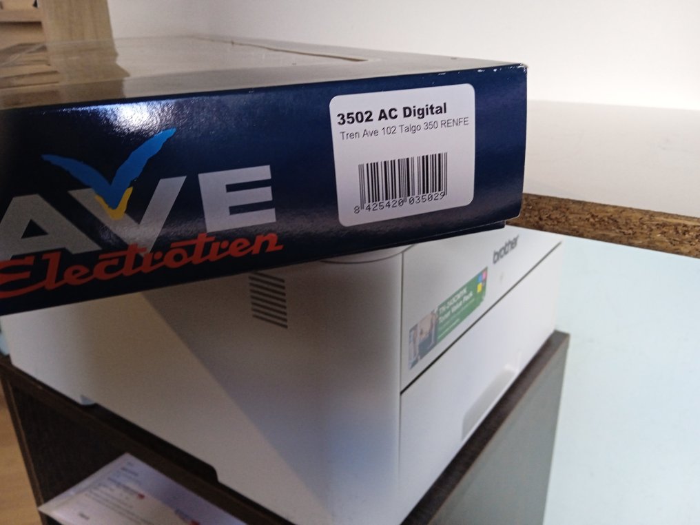 Electrotren H0 - 3502 - Model train (1) - AVE 102 Talgo 350 - RENFE ...