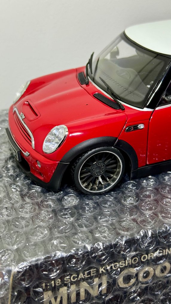Kyosho 1:18 - Model hatchback - MINI COOPER S R53 “Slammed” - Catawiki
