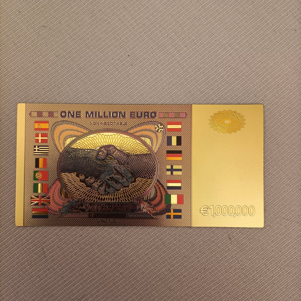 Themed collection - Collection of euro banknotes dipped in 24k gold ...