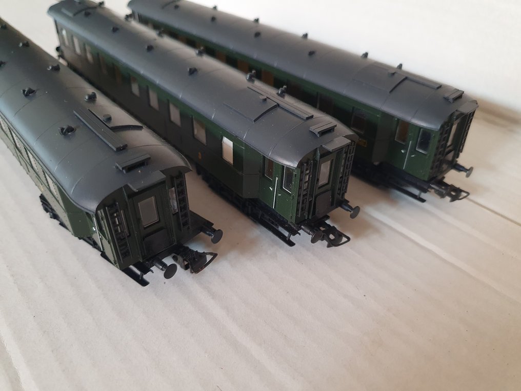 Liliput H0 - 285 74, 285 73, 285 70 - Model train passenger carriage (3) - 3 Passenger carriages ...
