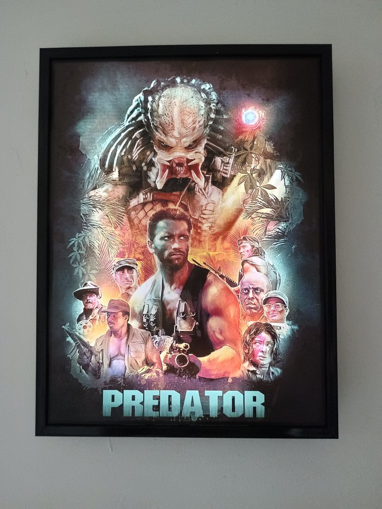 Predator - Arnold Schwarzenegger - Poster Lightbox Display - auction ...