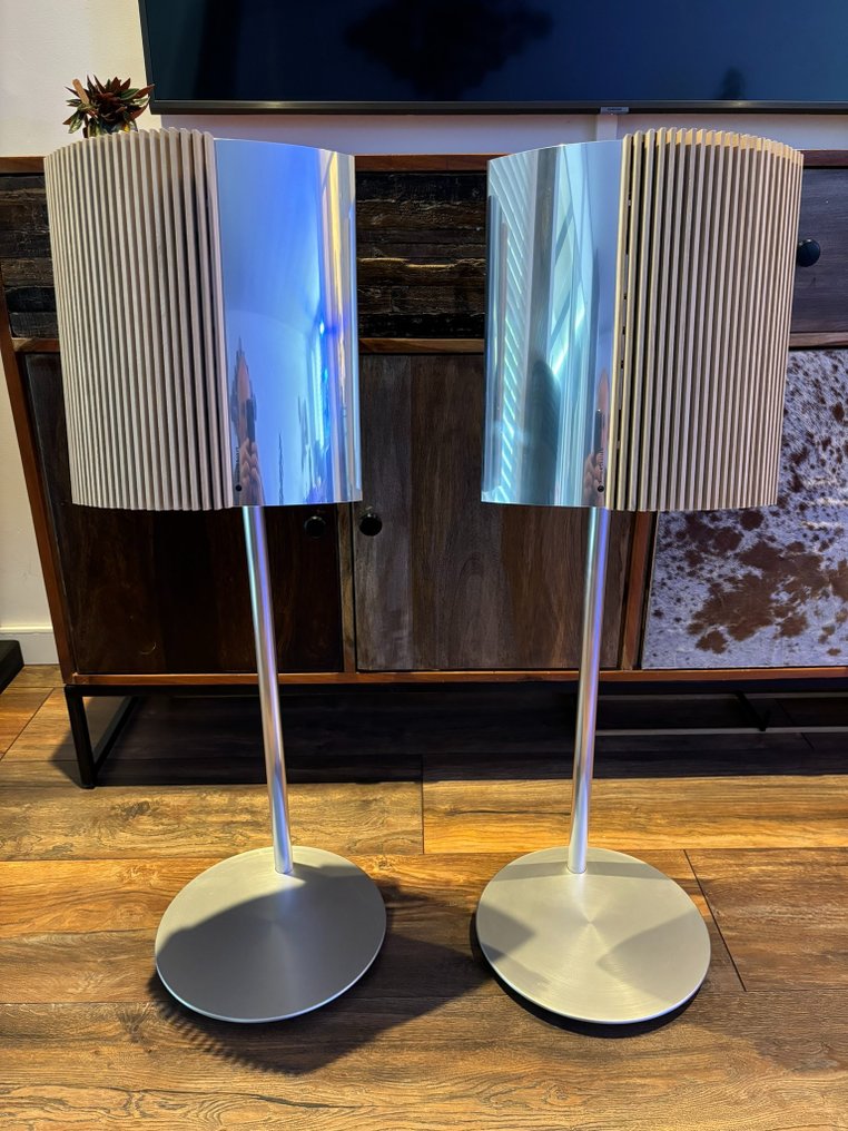 Bang & Olufsen - Beolab 4000 con cubiertas de madera y soportes de ...