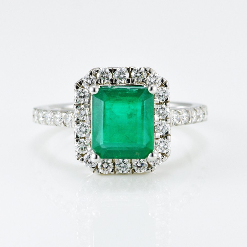 Ring - 14 kt. White gold - 4.19ct. tw. Emerald - Diamond - Transparent ...