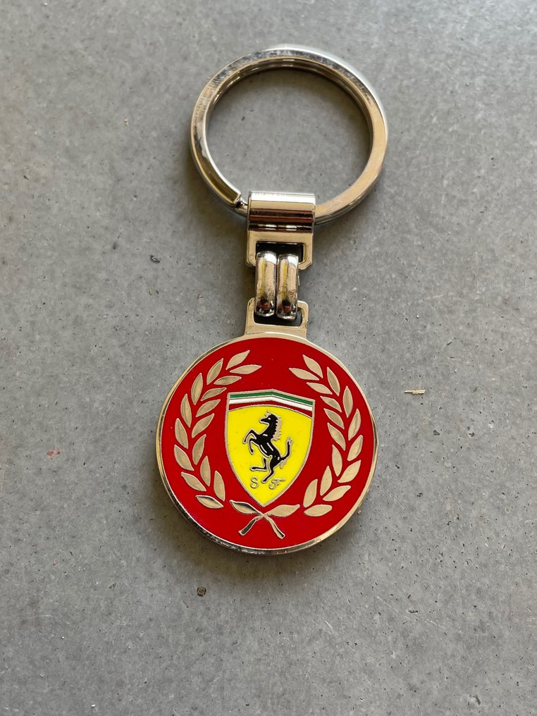 Ferrari - Key chain - F1 World Champions 2004 - auction online Catawiki