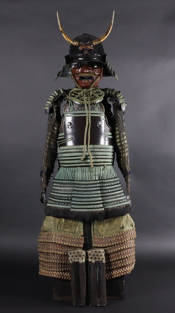 Tokubetsu Kicho Shiryo (特別貴重資料) - Samurai Armor (縹絲威二枚胴具足) - Japanese ...