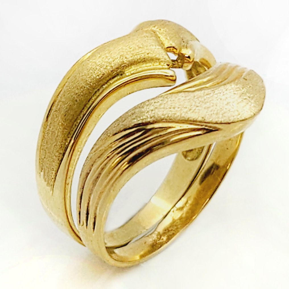 Ring - 18 kt. Yellow gold - auction online Catawiki