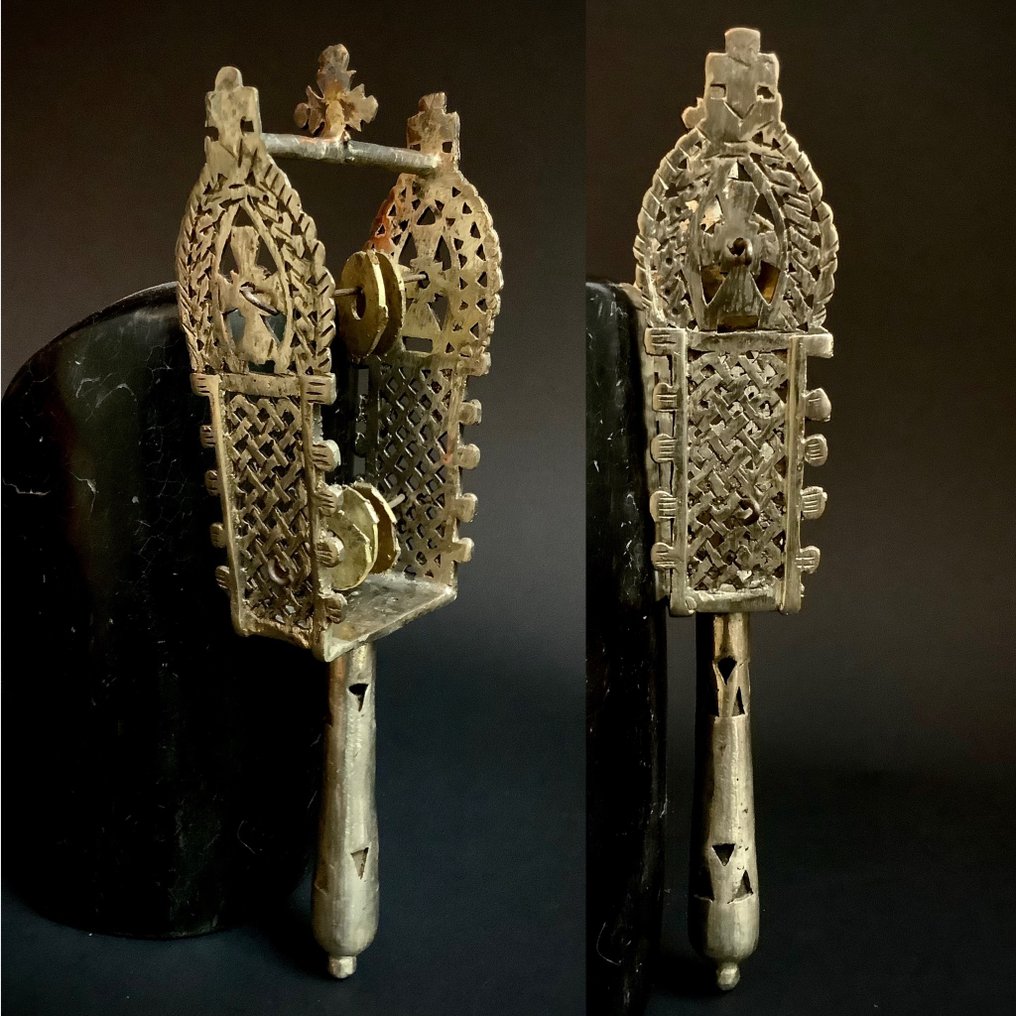 Instrument - Silver plated brass - 1970-1980 - Ethiopian sistrum - Catawiki