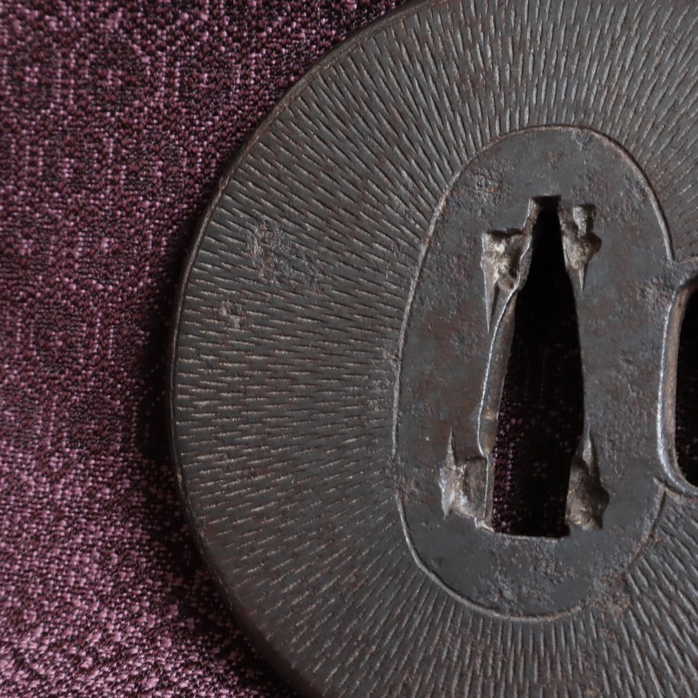 Linear Engraving Round Sword Guard 168g with Wooden Box - Edo Period ...