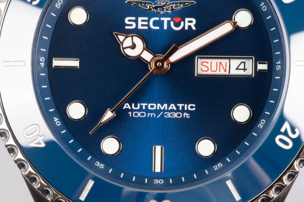 Sector - 230 - Automatic - Day & Date - 100 m - 43 mm - No Reserve ...