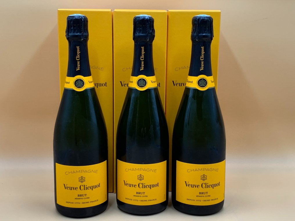 Veuve Clicquot, Réserve Cuvée Brut - Champagne Brut - 3 Bottiglie (0,75 L) - Catawiki