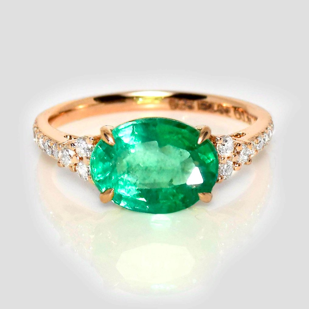 No Reserve Price - Ring - 14 kt. Rose gold, 2.52ct Zambia Minor-Oiled - 2.83ct. tw. Emerald ...