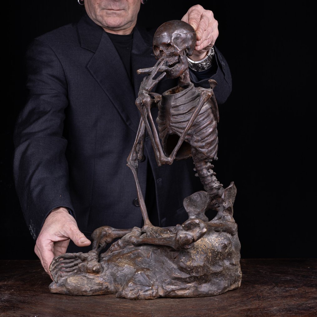 Marcel Début (1865-1933) - Statue, Skeleton Smoking a Cigar. - 48 cm ...