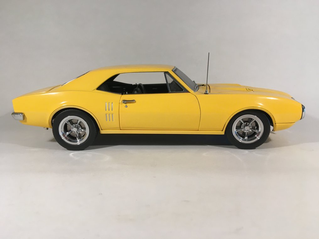 Exact Detail 1:18 - Model car - Pontiac Firebird 400 1967 - auction ...
