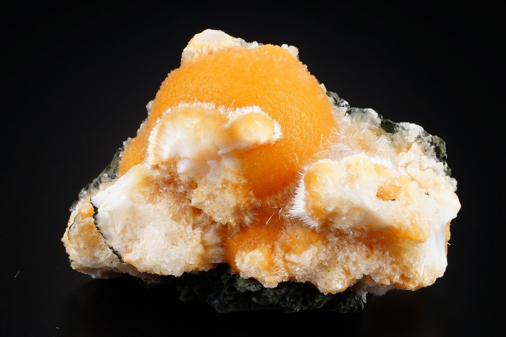 BIG MESOLITE con formazione botrioidale di THOMSONITE su matrice ...