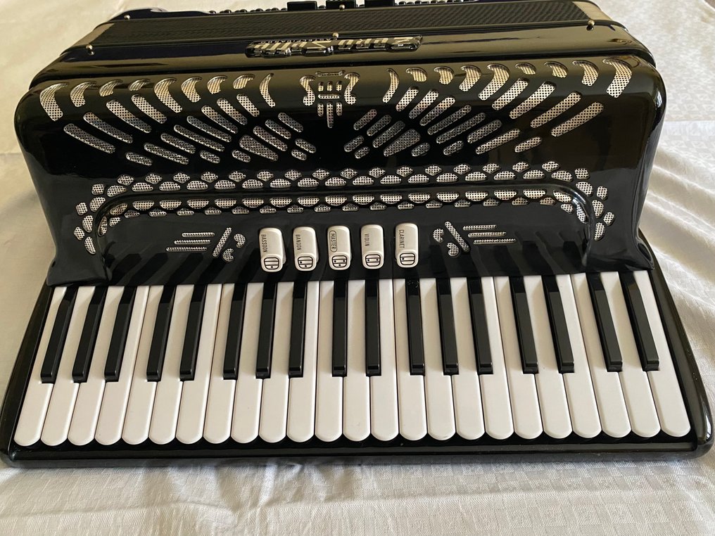 zero sette - B16 - - Piano accordion - Italy - auction online Catawiki
