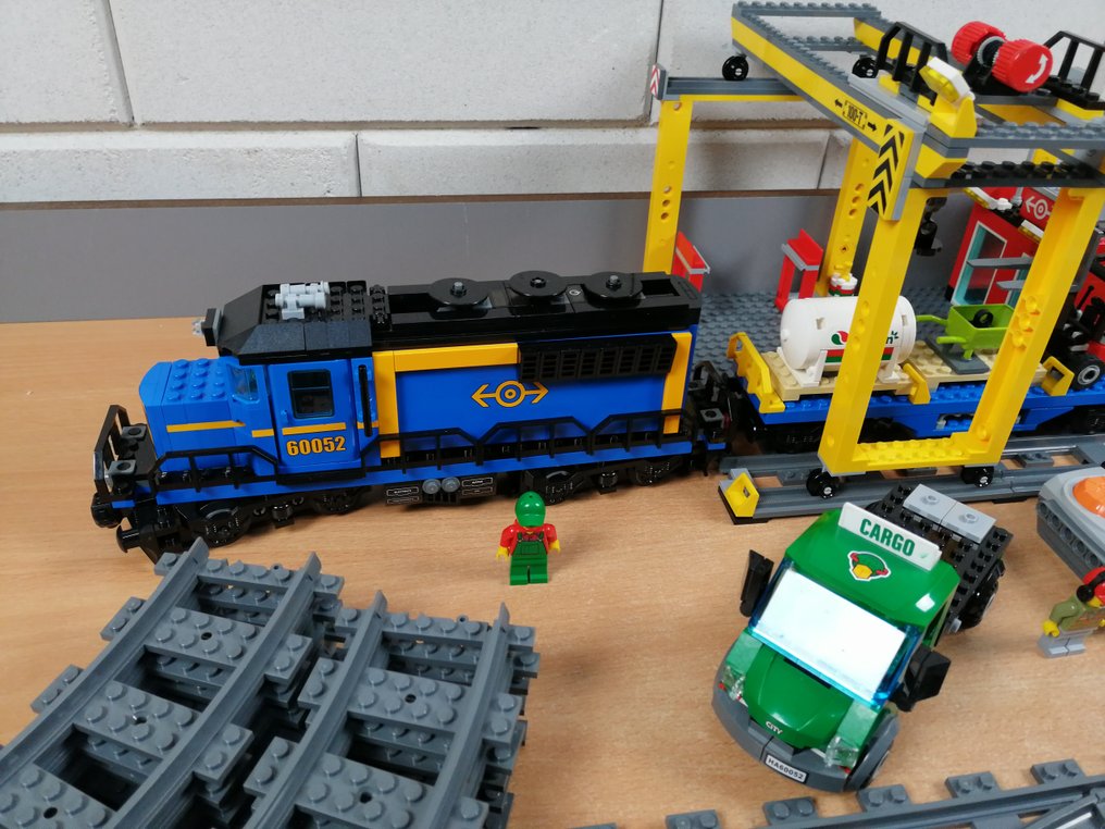 LEGO - City - 60052 Cargo Train - 2010-2020 - auction online Catawiki