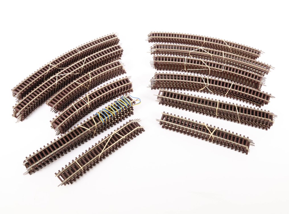 Roco H0 - 42410/42422/42424/42425/42430 - Model train tracks (64) - 64-piece RocoLine rail ...