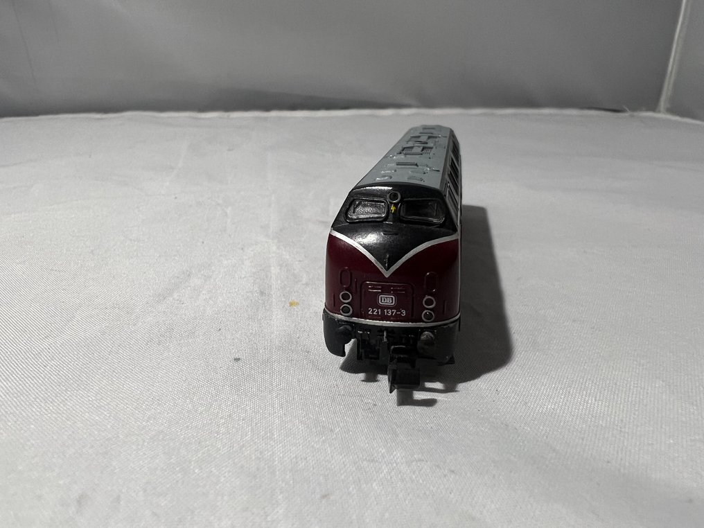 Minitrix N - 2061 - Diesel locomotive (1) - V221 - DB - auction online ...