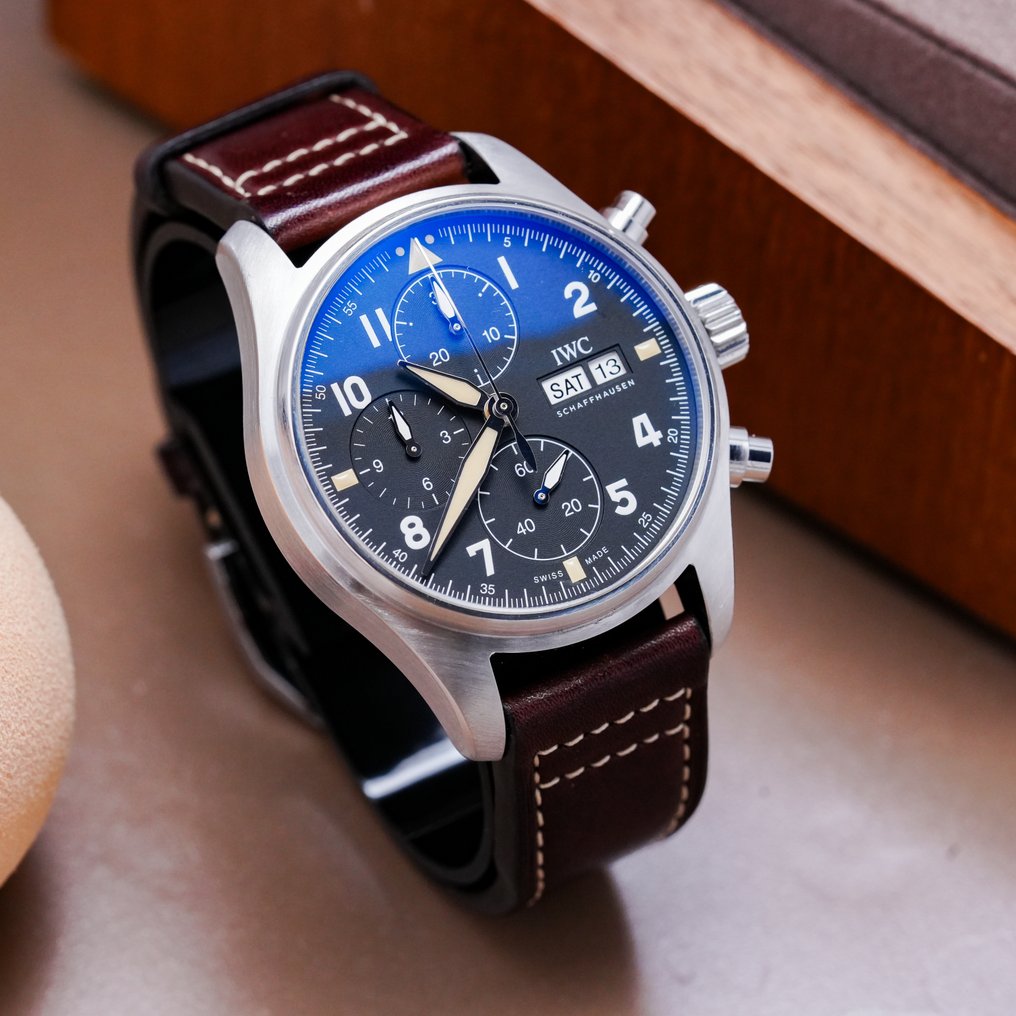 IWC - Pilot Chronograph Spitfire Black Dial Day Date - Zonder ... IWC - Pilot Chronograph Spitfire Black Dial Day Date - Zonder ...