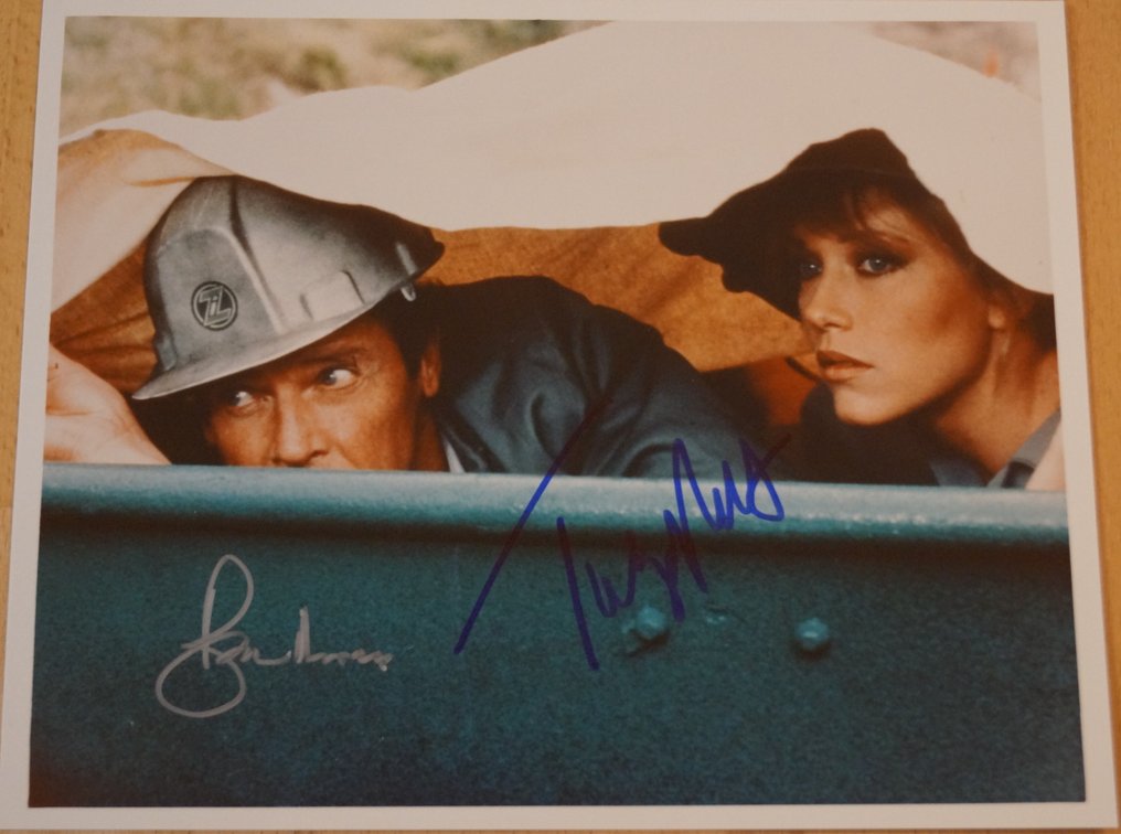 James Bond 007: A View To a Kill - Roger Moore as James Bond 007 ...