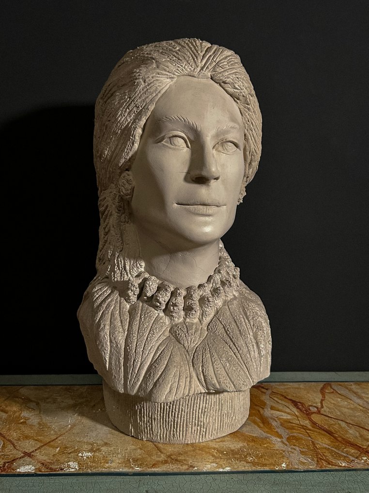 Sculpture, Donna - 42 cm - Stone - auction online Catawiki