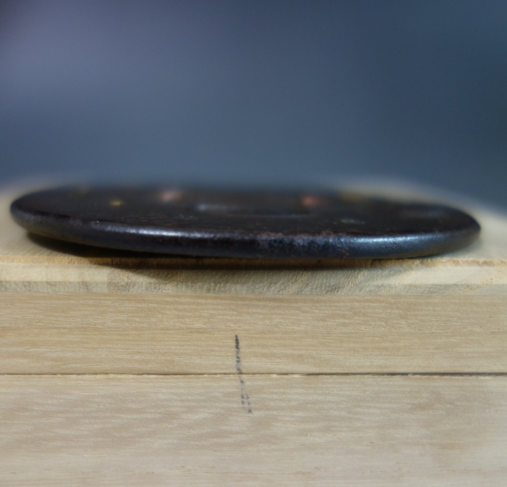 Umetada navn ume fyrretræ nåle majs - Jern (støbt/smeltet) - Japan - Sene Edo-periode - Catawiki