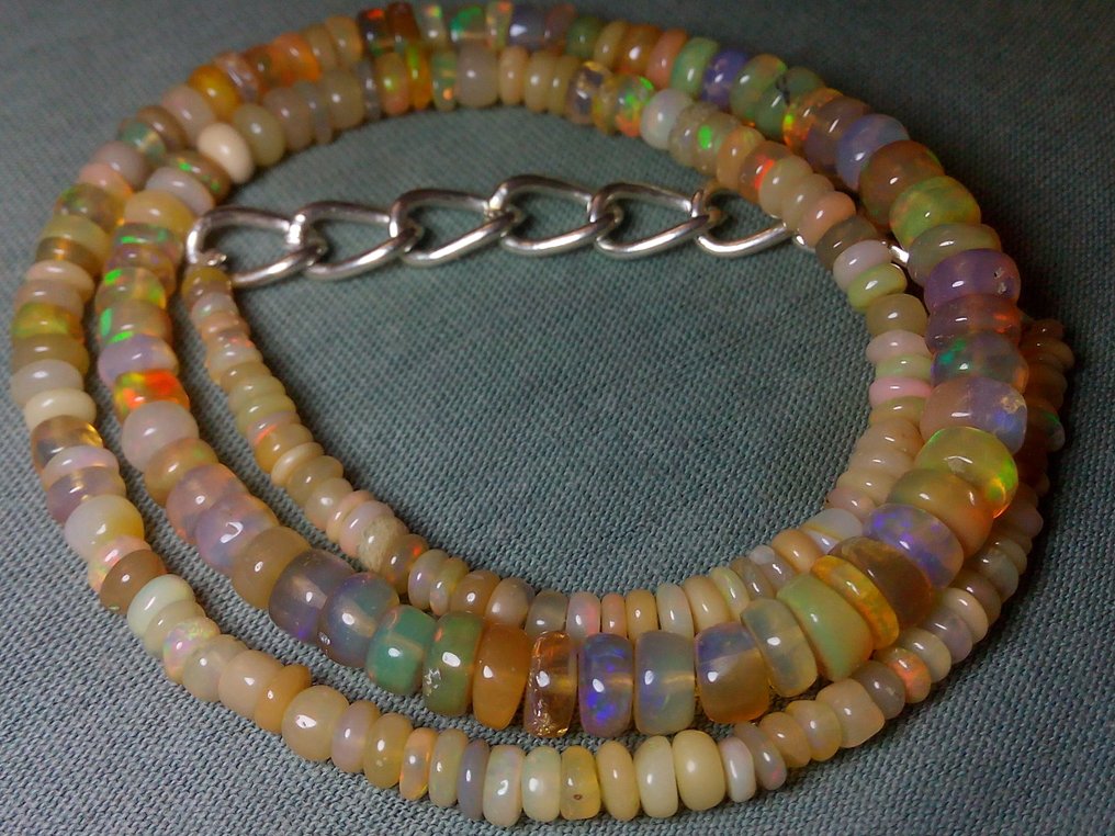 Prachtige natuurlijke opalen 53 centen- 10.6 g - online veiling Catawiki