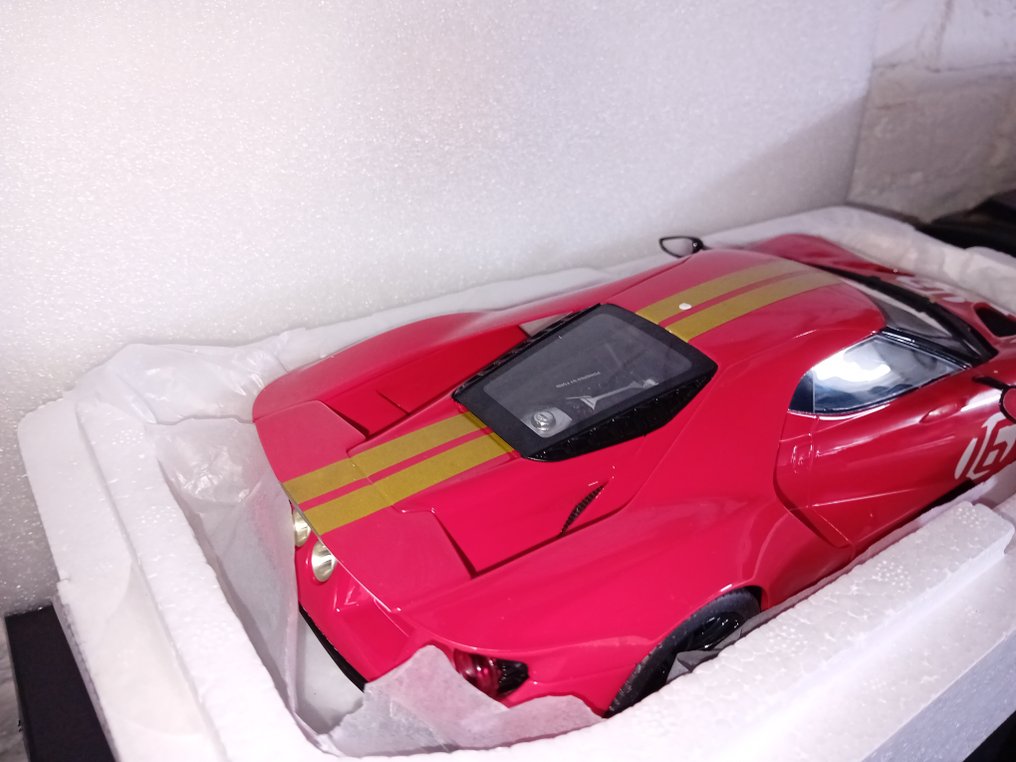 GT Spirit 1:18 - Model car - Ford GT Heritage edition - auction online Catawiki