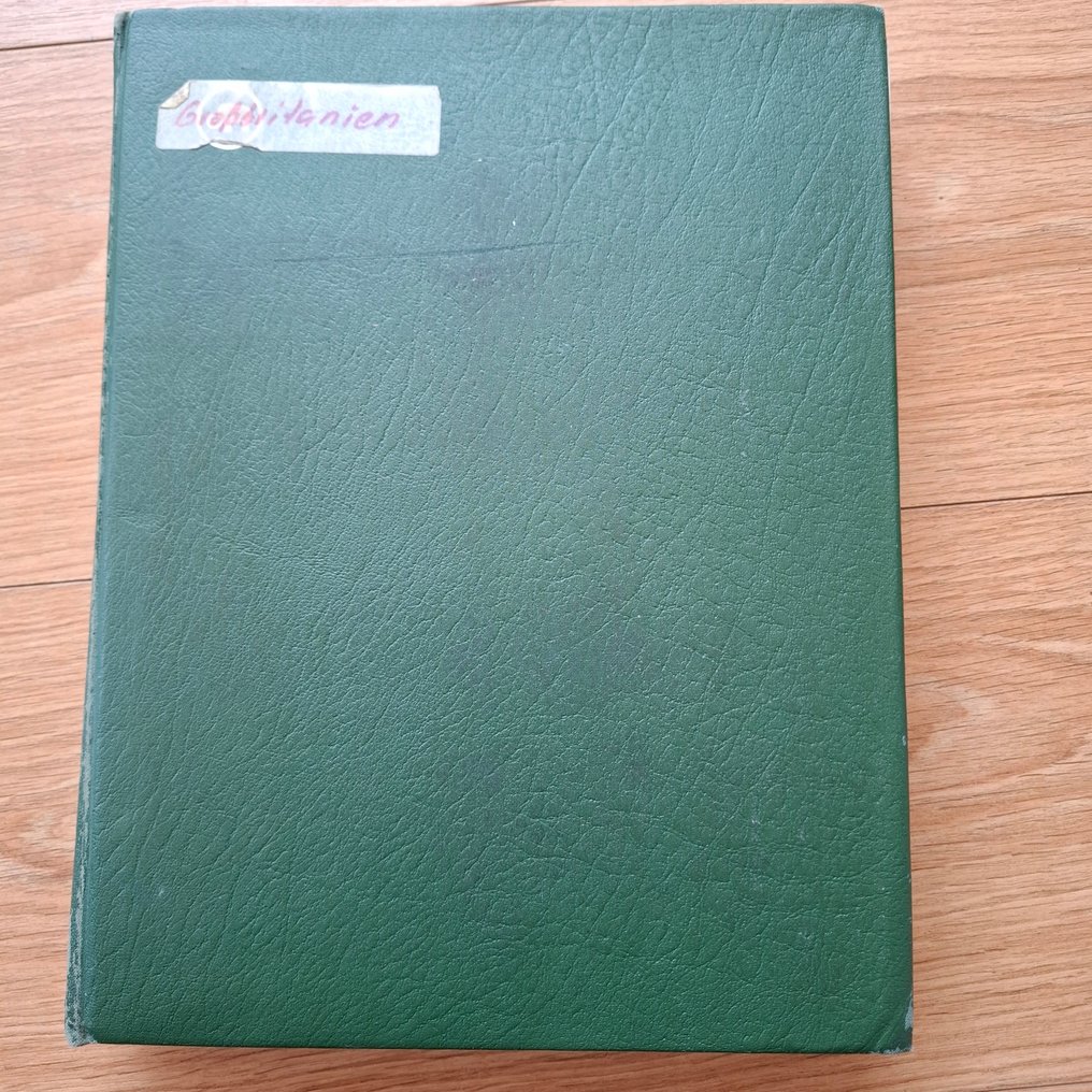 Great Britain 1852/2000 - Old collection/storage post in a thick ...