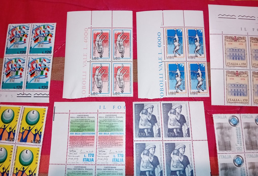 Italië 1945/1981 - Verzameling van 245 kwartijnen van de Republiek en het Italiaanse gebied ...