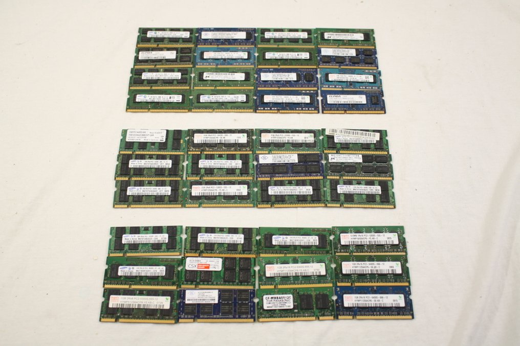 Huge lot: Set of 40 DDR2 & DDR3 SODimm modules - various brands & sizes - Computer - Allemaal ...