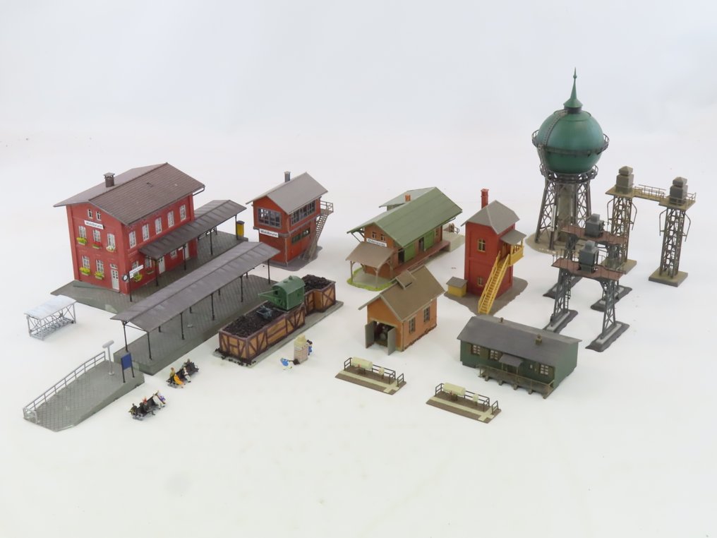 Faller, Pola H0 - 1000 - Model train buildings (10) - Assortment of ...
