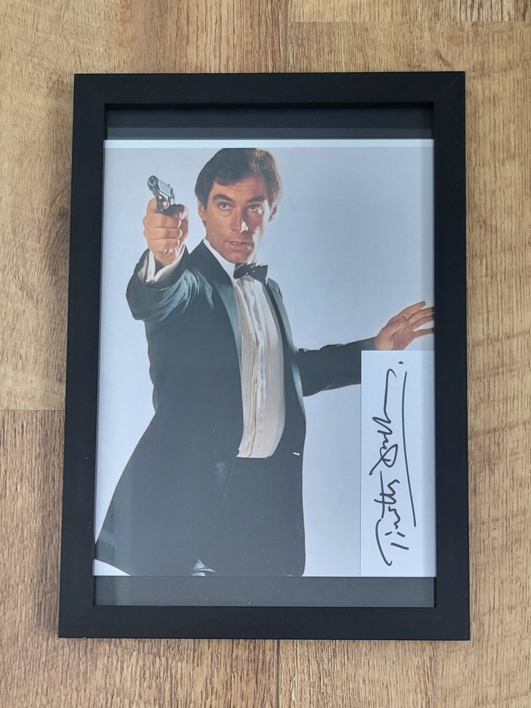 James Bond 007: The Living Daylights - Timothy Dalton - signed Card ...
