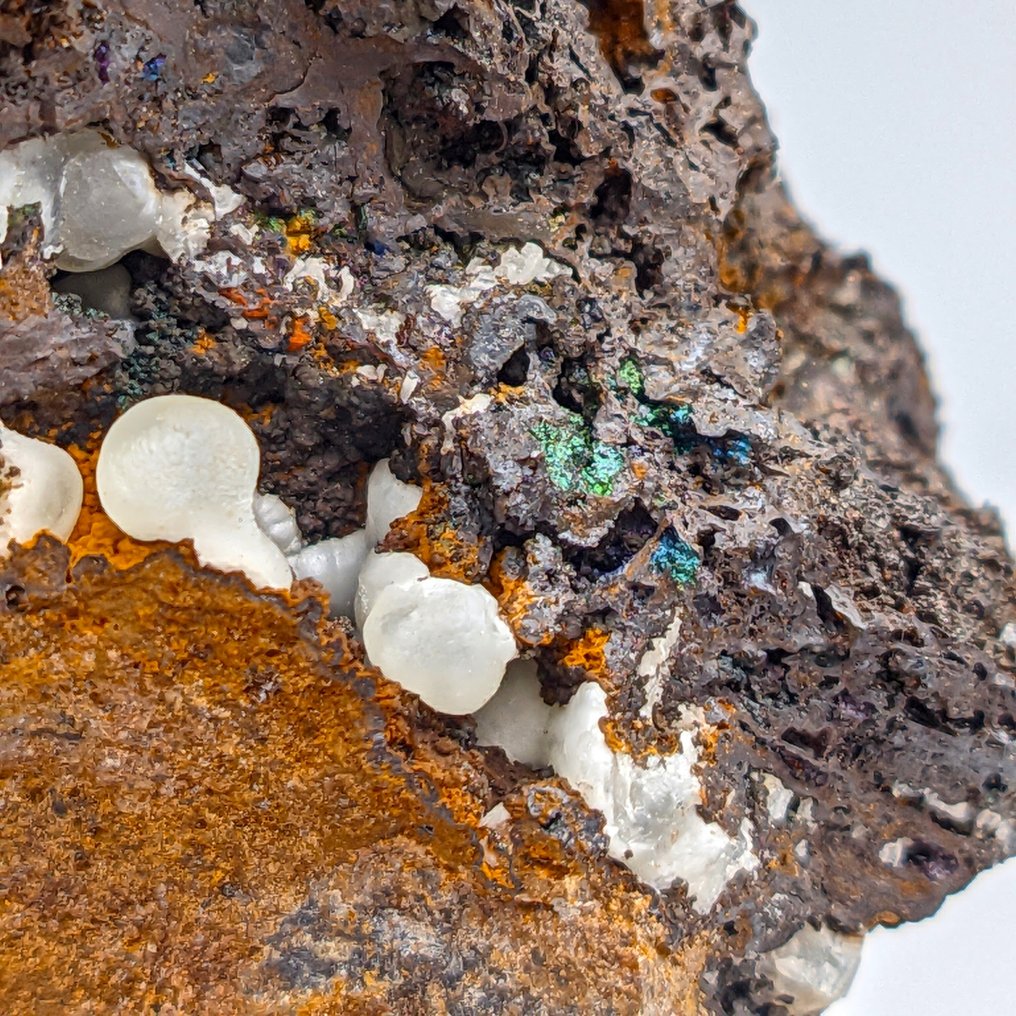 GOCCE di SMITHSONITE in GEODE di GOETHITE e LIMONITE Geode - Altezza ...