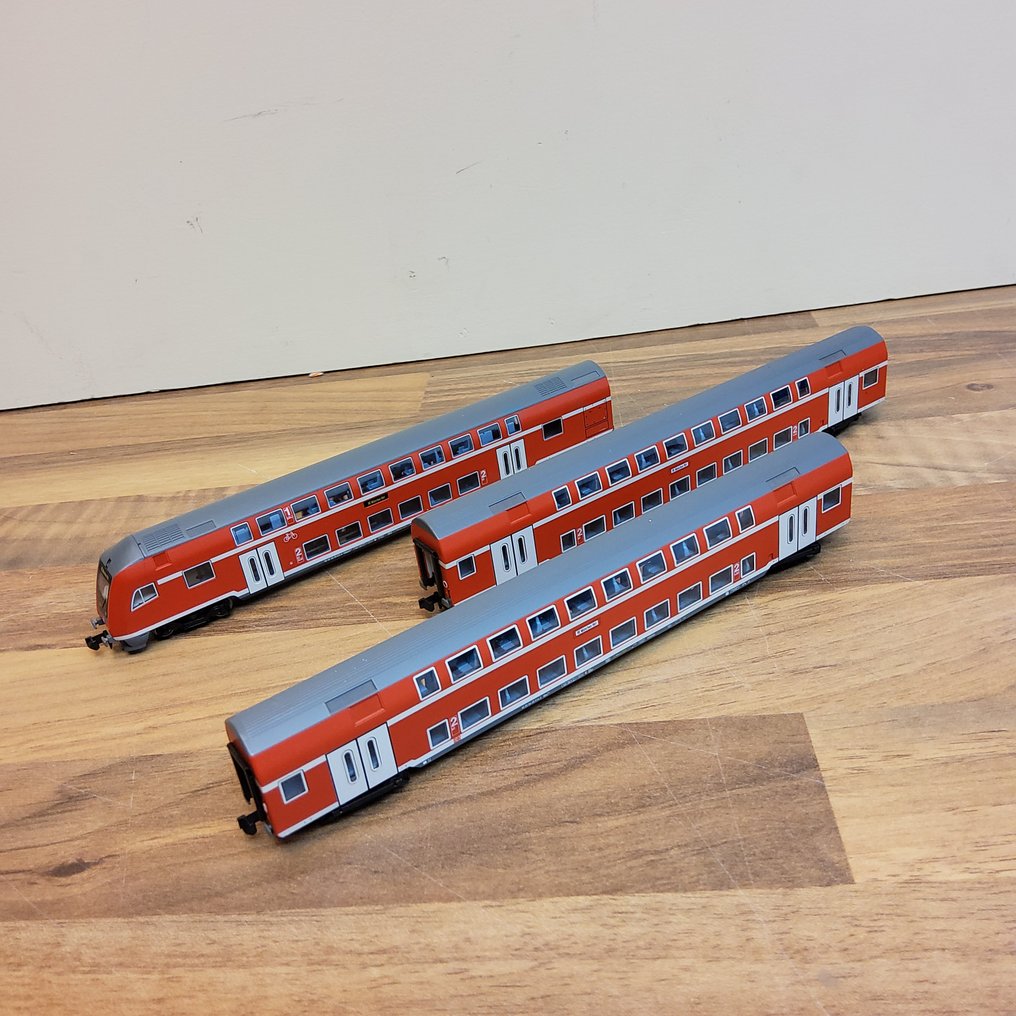 Minitrix N - Model train wagon (3) - 3 passenger cars - DB - auction online Catawiki