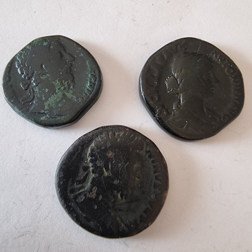 Imperio romano. Lot of 3 Æ Sestertii incl.: Marcus Aurelius (AD 161-180 ...