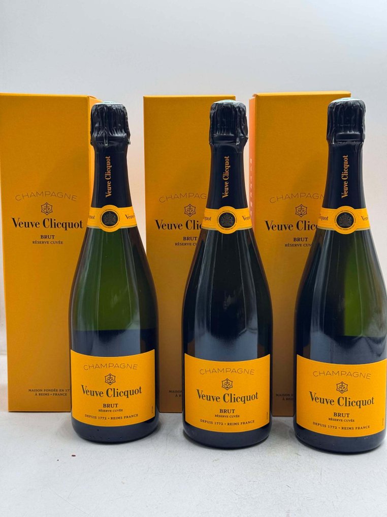 Veuve Clicquot, Reserve cuvée - Champagne Brut - 3 Garrafas (0,75 L) - Catawiki