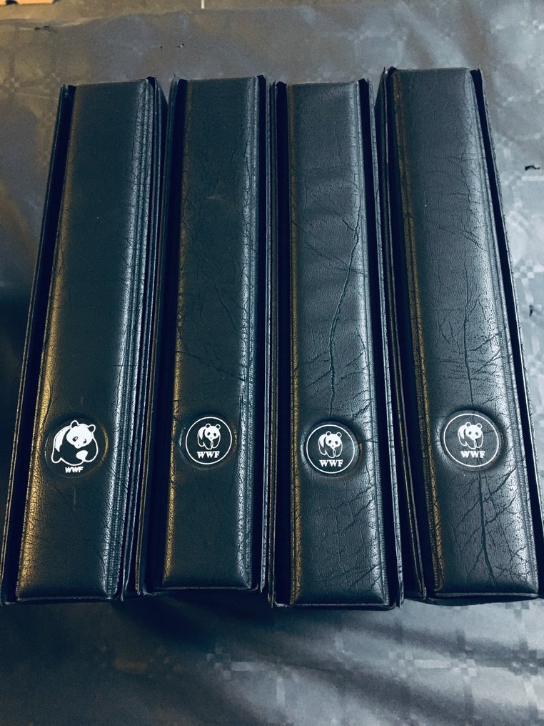 World - WWF Endangered Animals Collection in 4 Folders - auction online ...