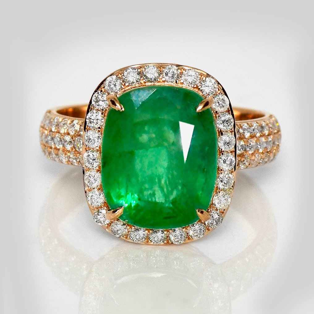No Reserve Price - Ring - 14 kt. Rose gold, 5.14ct Zambia Green - 5.87ct. tw. Emerald - Diamond ...