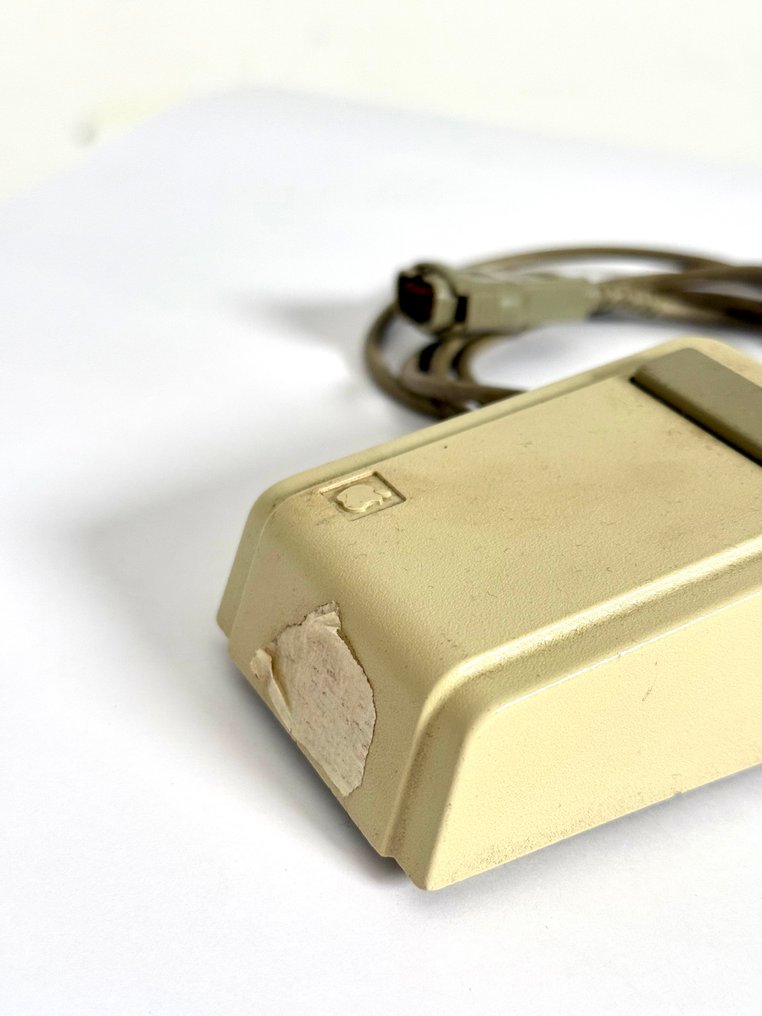 Apple Apple Lisa 1 mouse prototype from 1983 - Macintosh - Without ...