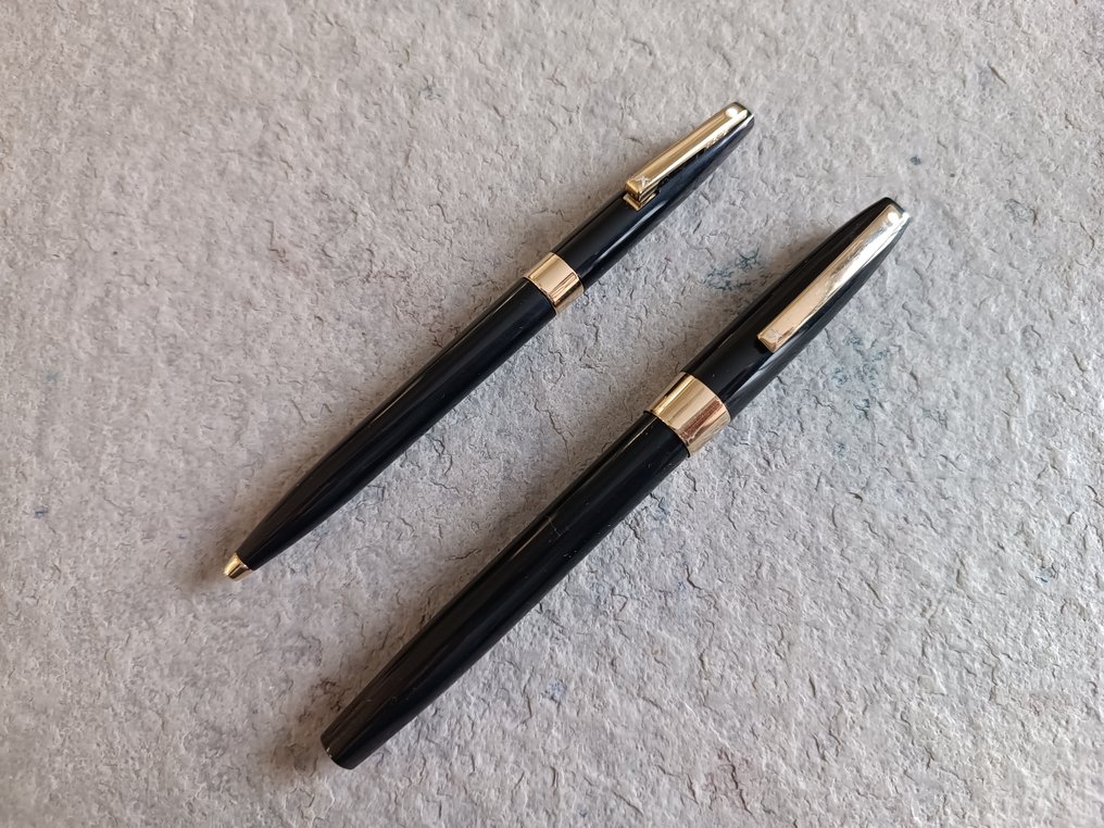 Sheaffer - Pluma y bolígrafo Sheaffer Imperial negro y plaqué oro. Años 90 - Fountain pen ...