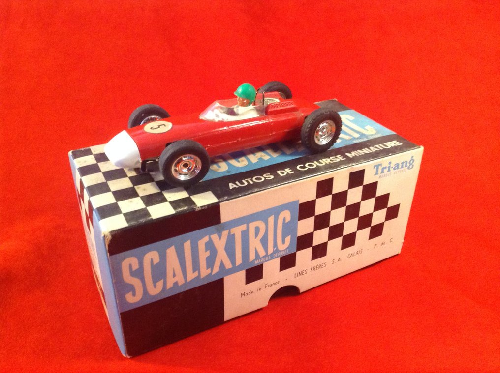 TRIANG SCALEXTRIC Slot Car - made in France 1:32 - Voiture de course ...
